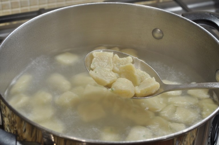 Xavier Soup | The Lass In The Apron