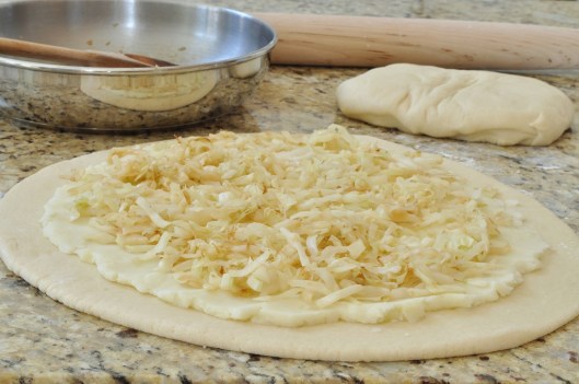 Ukrainian Pagach | The Lass In The Apron