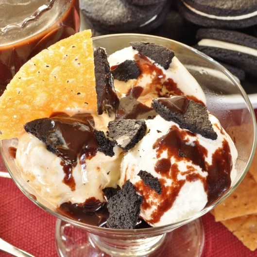 Hydrox Cookie Sundaes with Raspberry-Espresso Hot Fudge | The Lass In ...